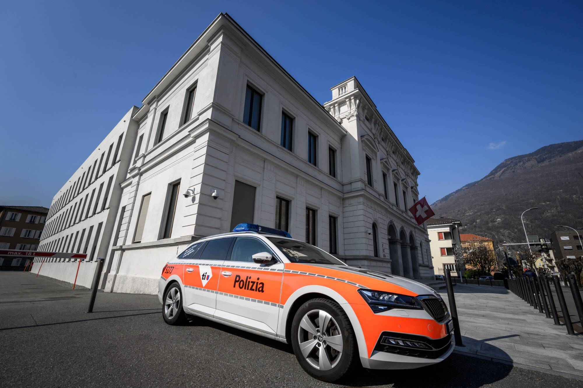 Une joggeuse tuée par un homme nu dans un parc en Suisse - Var-Matin Une joggeuse tuée par un homme nu dans un parc en Suisse - Var-Matin