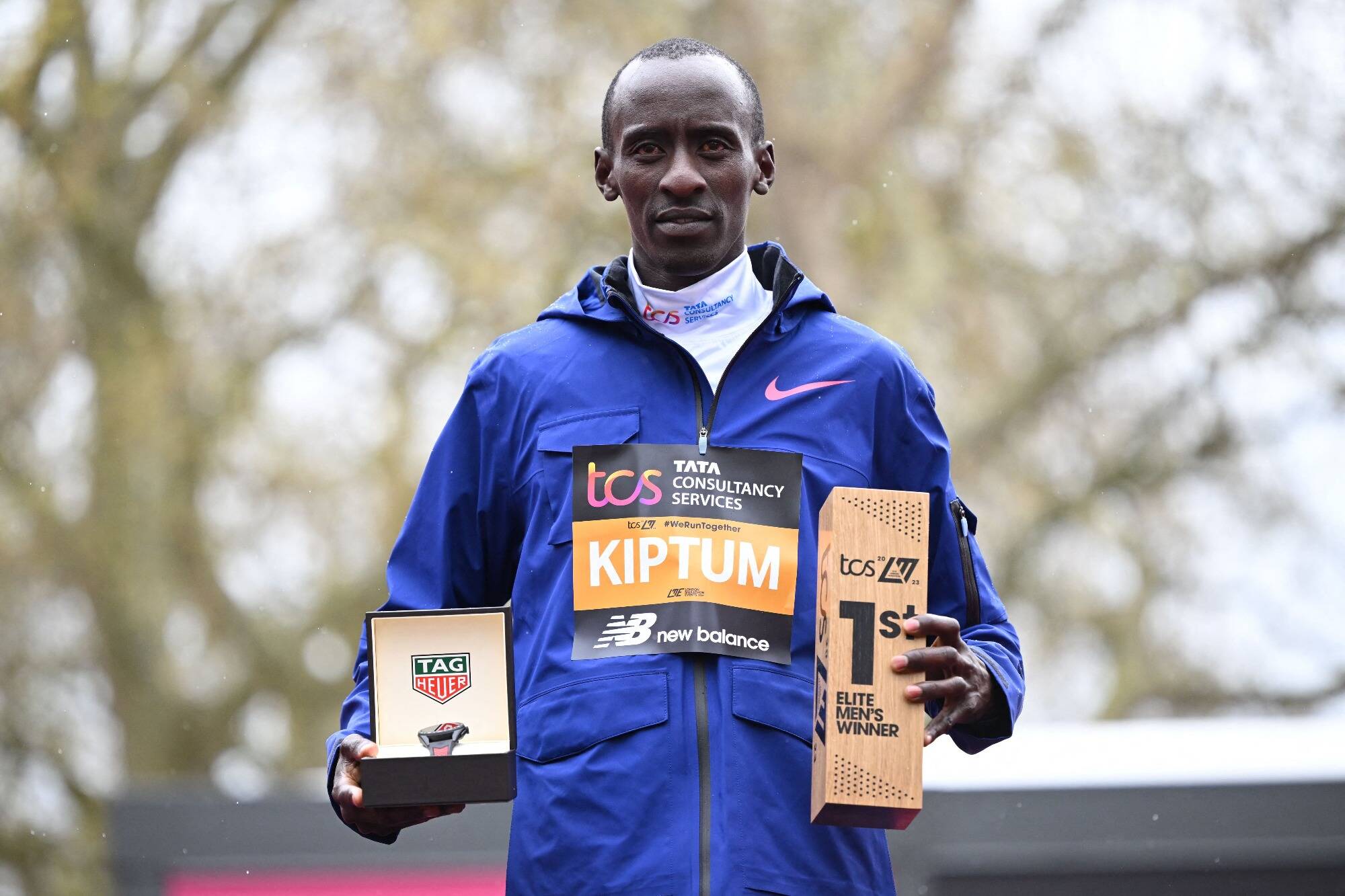 Le Kényan Kelvin Kiptum bat le record du monde du marathon à Chicago ...
