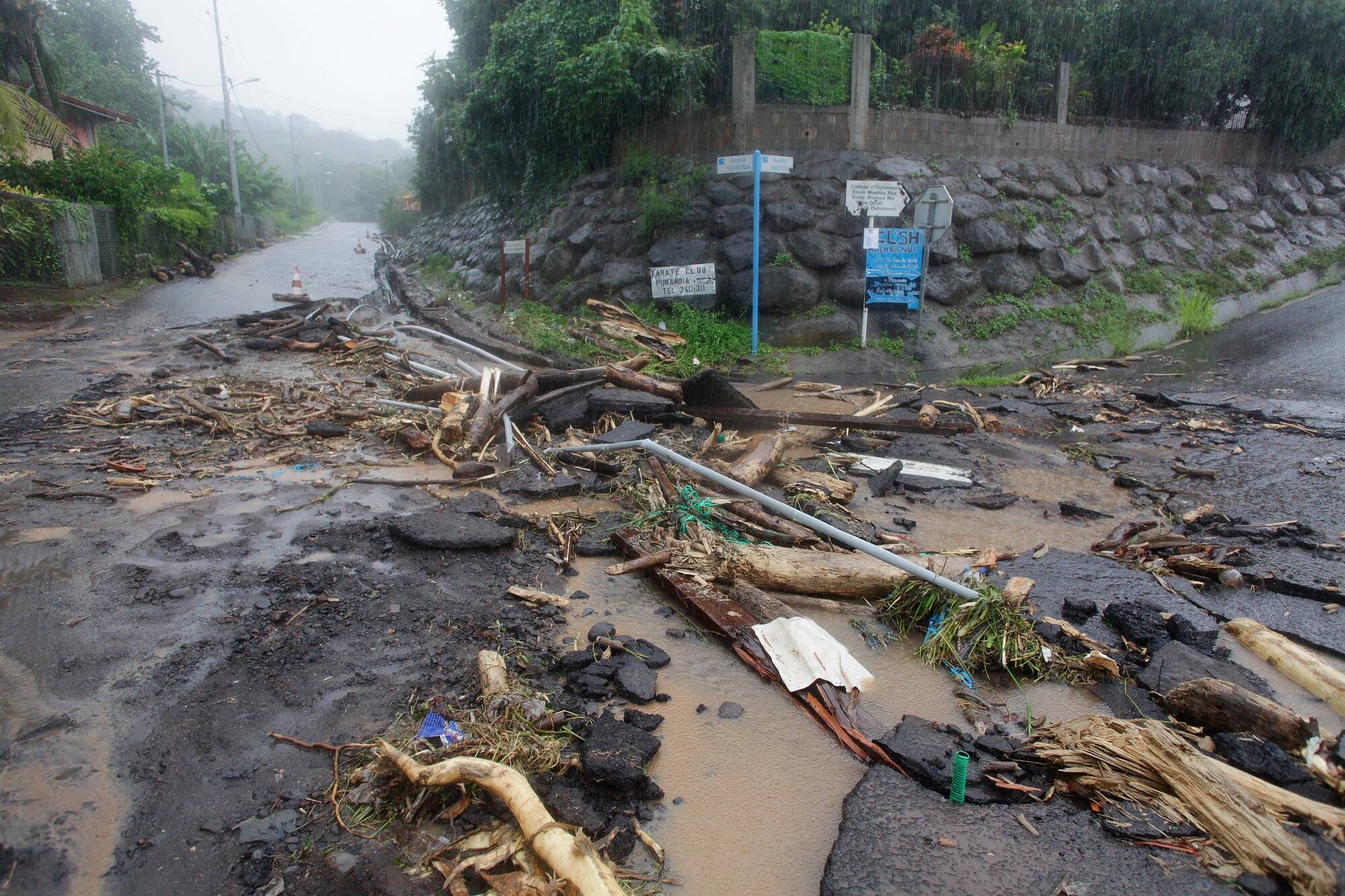 JO: des inondations à Tahiti ne devraient pas menacer les épreuves de ... JO: des inondations à Tahiti ne devraient pas menacer les épreuves de ...