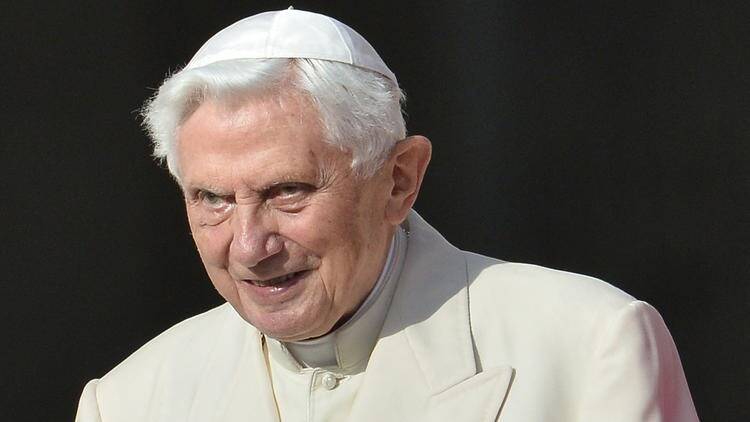 Le Vatican diffuse les premières photos du corps de Benoît XVI - Var-Matin Le Vatican diffuse les premières photos du corps de Benoît XVI - Var-Matin