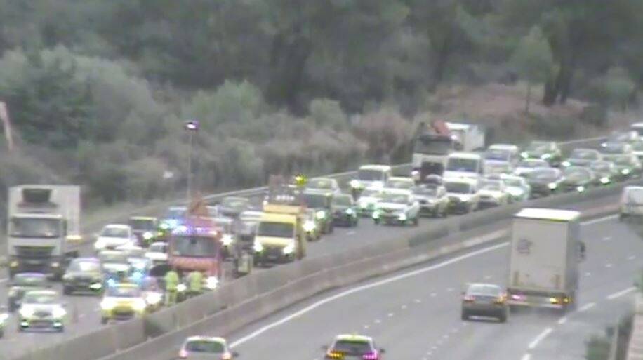 Circulation chargée ce jeudi sur l'autoroute A8, un accident signalé en direction de Marseille ...