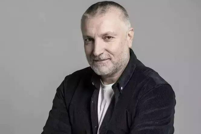 Fred Musa, voix de Skyrock depuis 30 ans, débarque à la télé pour une ...