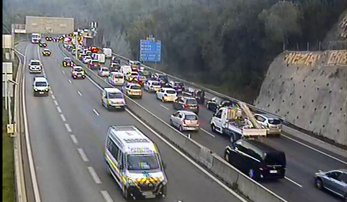 Un accident sur l'A8 à Nice provoque un énorme bouchon à l'heure de ...