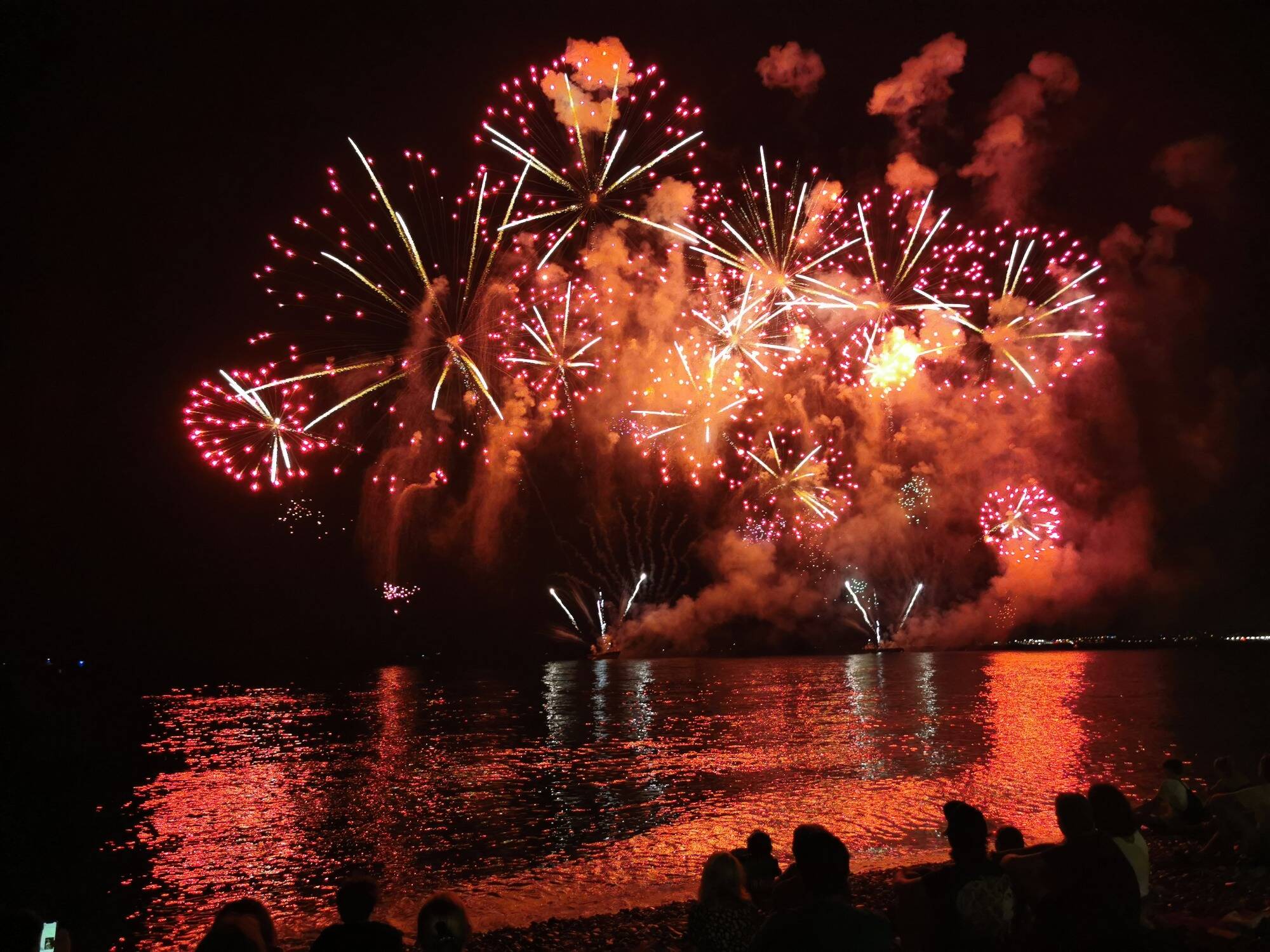 Les images du feu d'artifice de samedi soir sur la promenade des ...