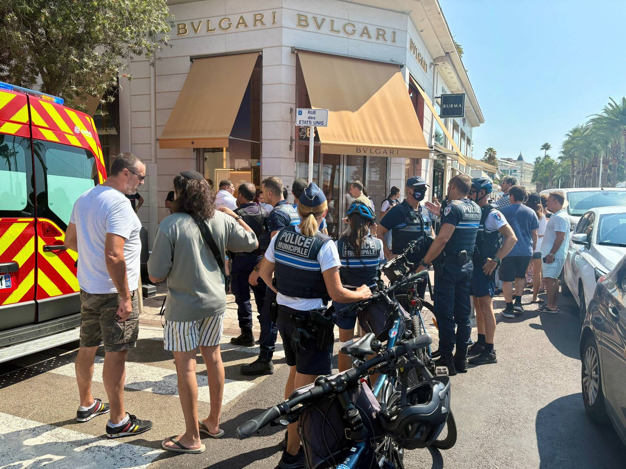 La boutique Bvlgari visée par un braquage sur la Croisette à Cannes ...