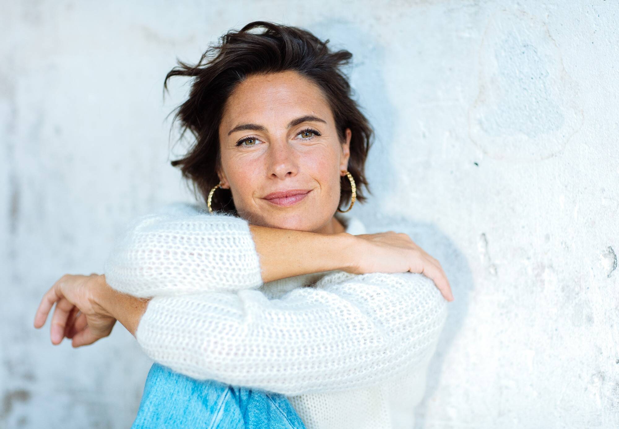 Alessandra Sublet, désormais comédienne, décroche un rôle d'avocate sur ...