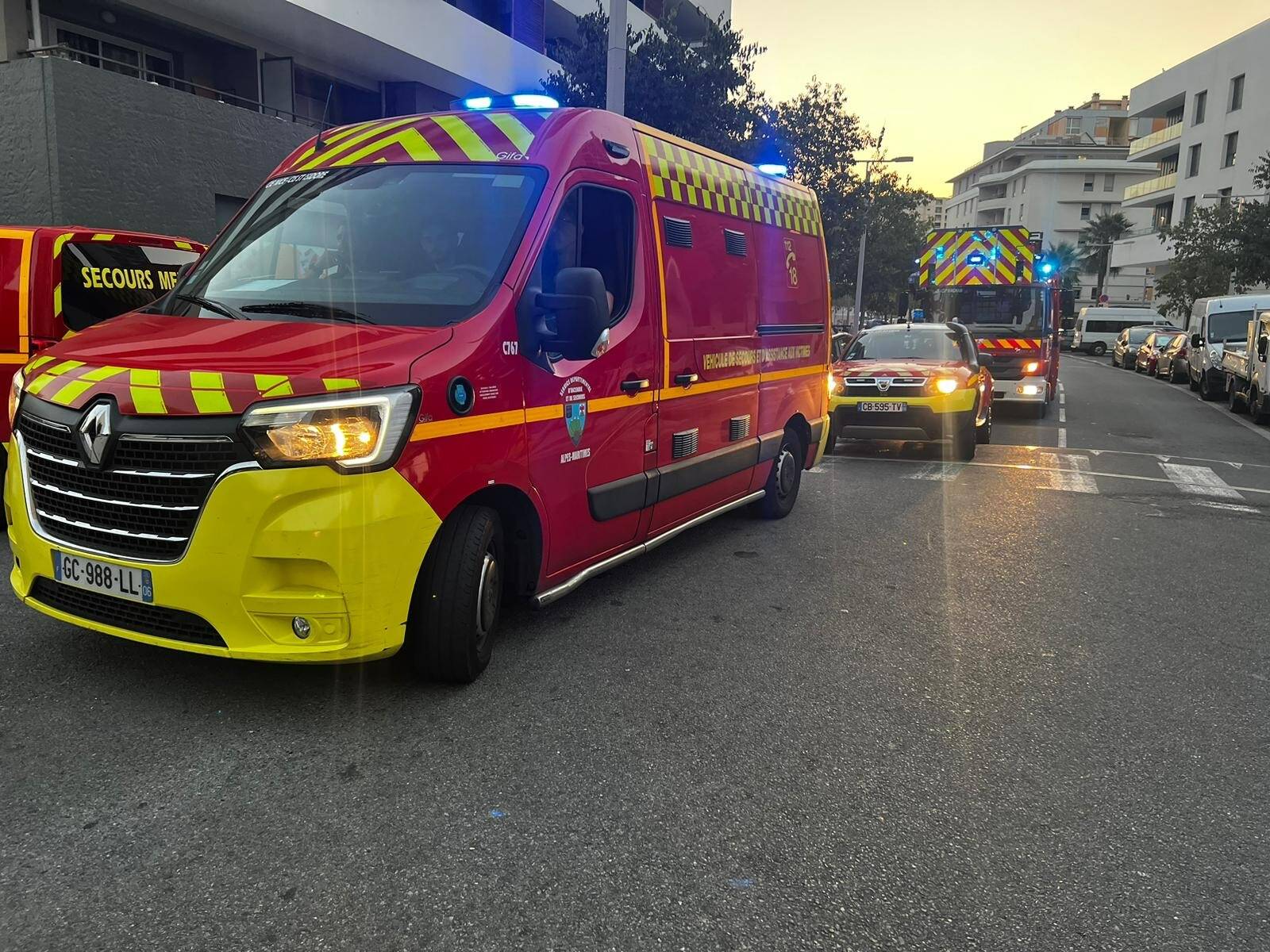 28 sapeurs-pompiers mobilisés sur un feu de sous-sol ce jeudi matin à ...