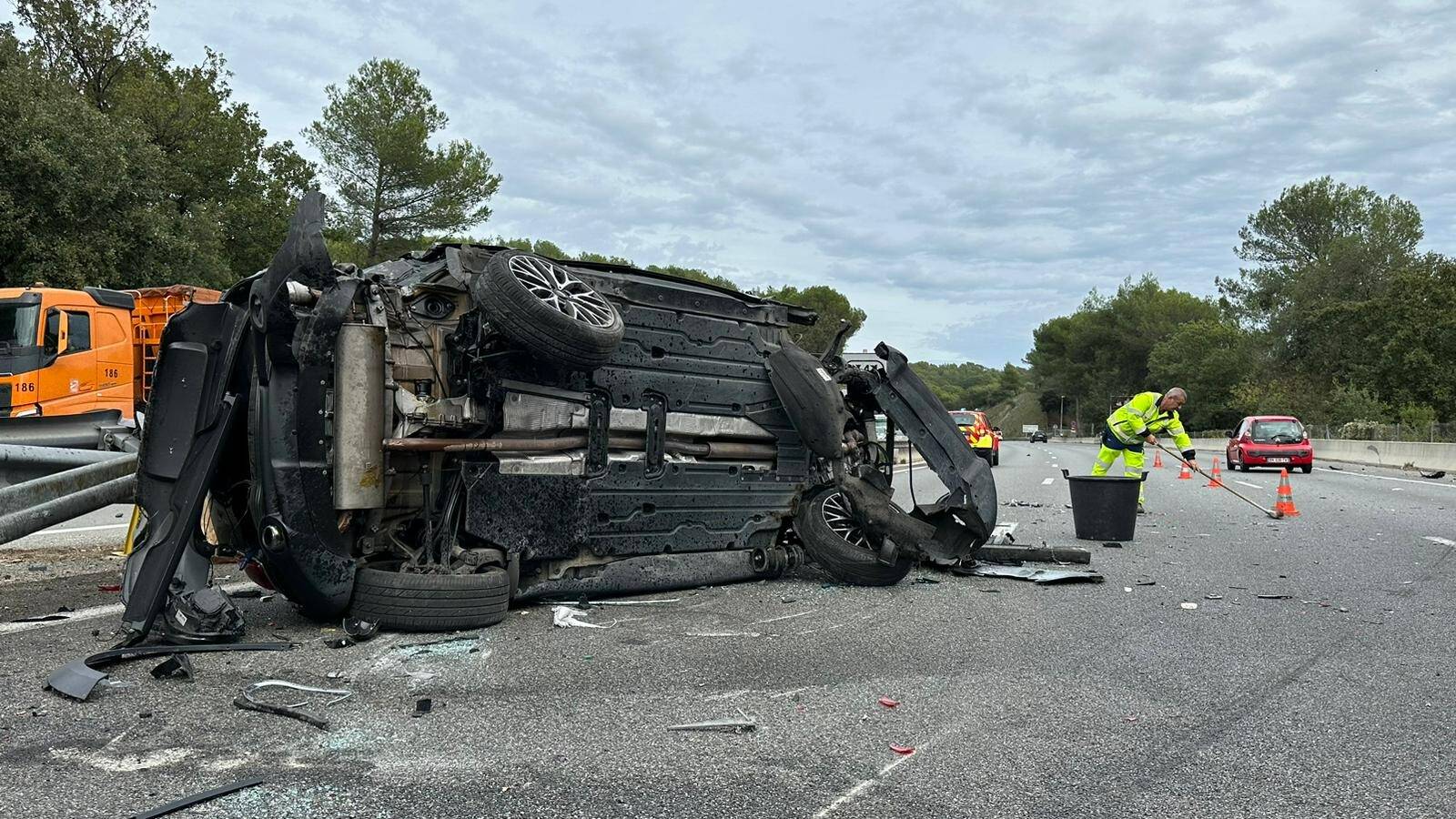 Un Accident Grave Entre Une Voiture Et Un Véhicule De Gendarmerie