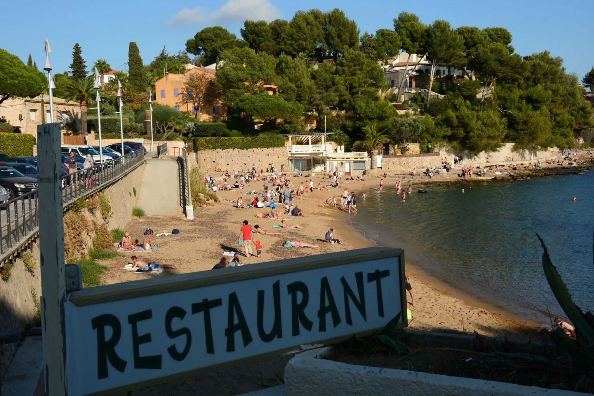 La Baignade à La Plage Du Pradon à Carqueiranne Est à Nouveau Autorisée