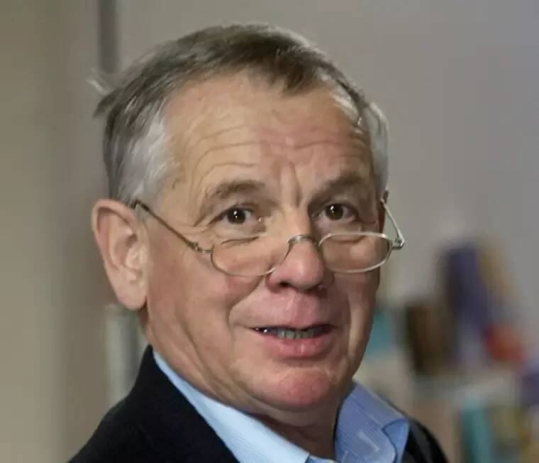 "L'écrivain-paysan" Claude Michelet, auteur "Des grives aux loups", est ...