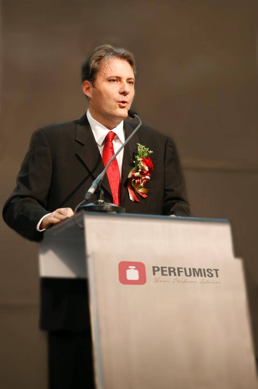 Vous cherchez le parfum idéal? Avec Perfumist, cette start up de Grasse ...