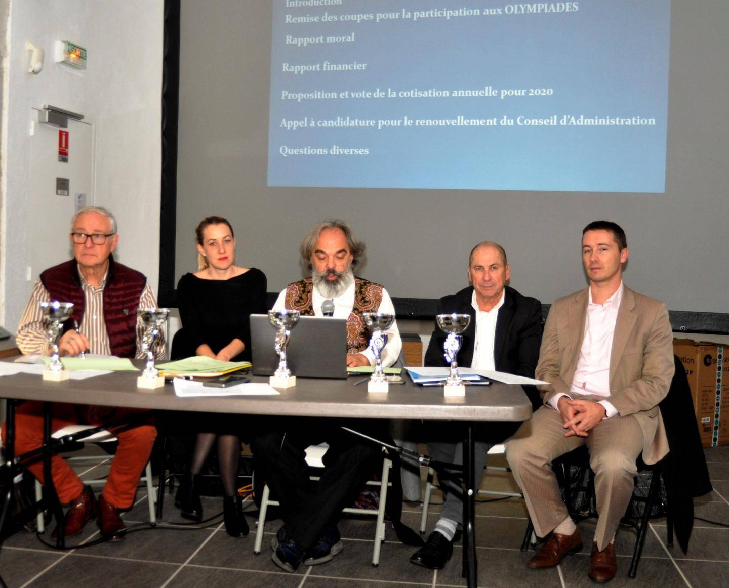 Le bus pour les aînés, une affaire qui roule - Var-Matin