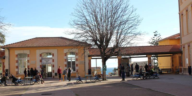 De nombreux lycéens à la découverte de l'IUT - Nice-Matin