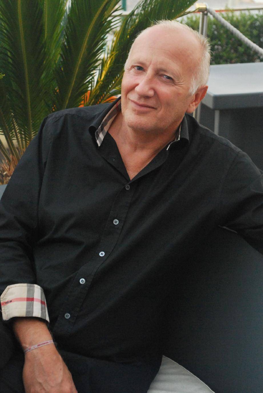 Concert d'Eric Ferrer à Menton: un récital de piano pour le cœur ...