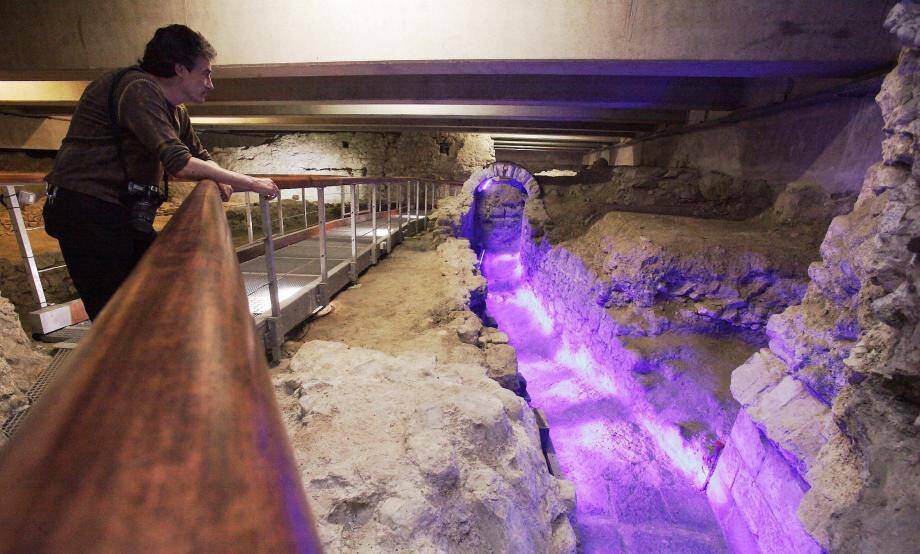Nice dévoile sa crypte archéologique - Nice-Matin