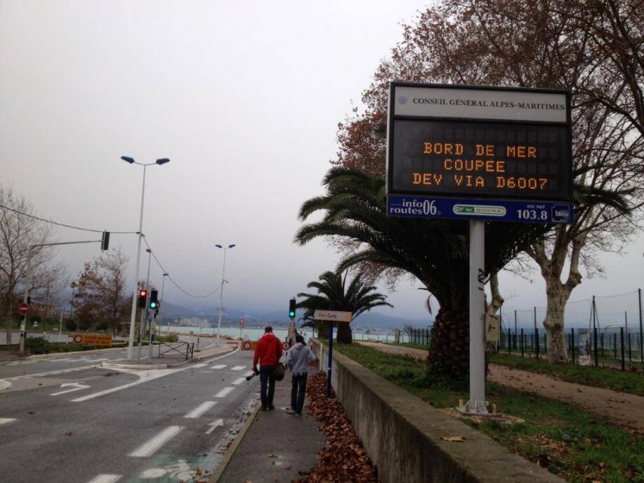 Info trafic: la route du bord de mer coupée entre le Fort carré et ...