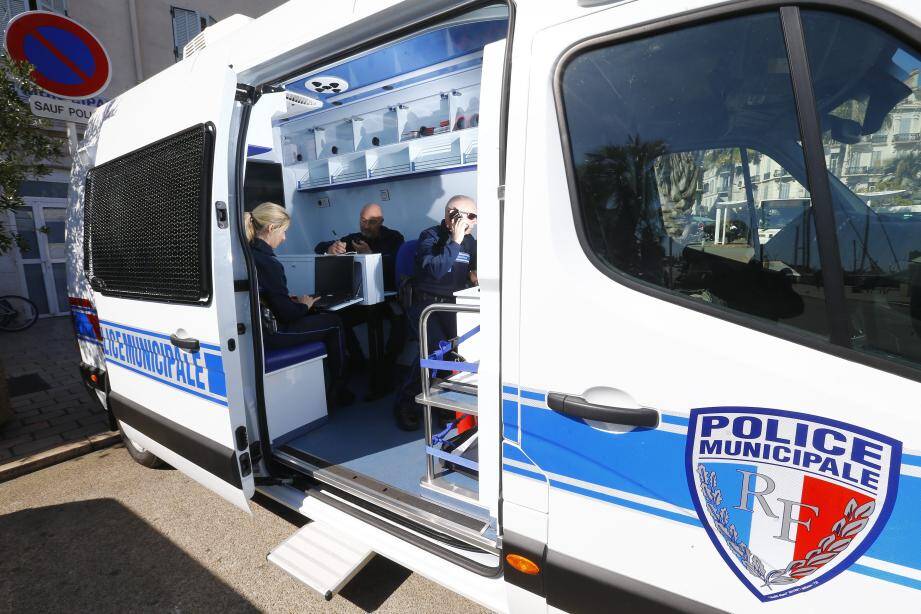 La police municipale de Cannes se dote d'un nouveau fourgon qui fera ...