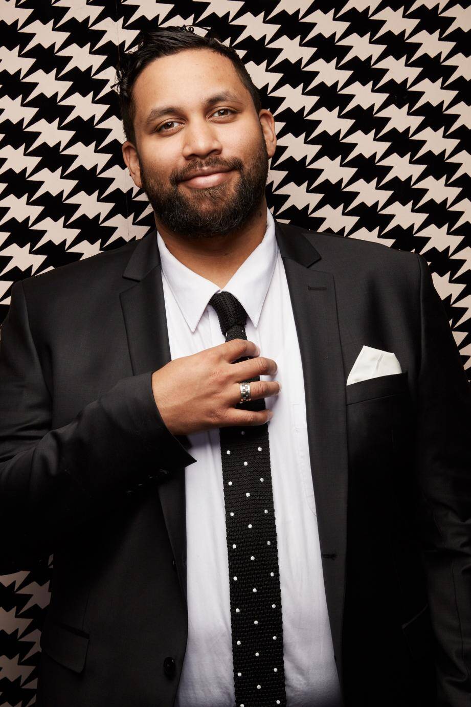 Kevin Razy dans son rôle d’humoriste citoyen - Nice-Matin