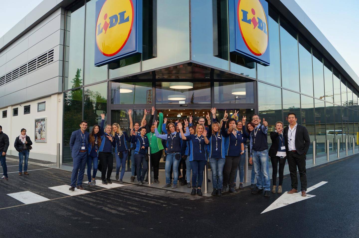 2 700 clients ont envahi le plus grand LIDL de France pour son ...