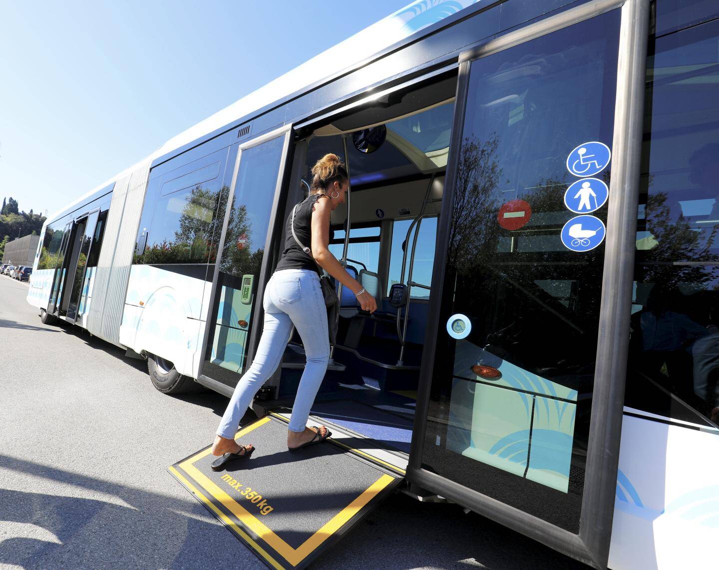 Le réseau Palm Bus renforce sa flotte à Cannes avec trois bus nouvelle ...