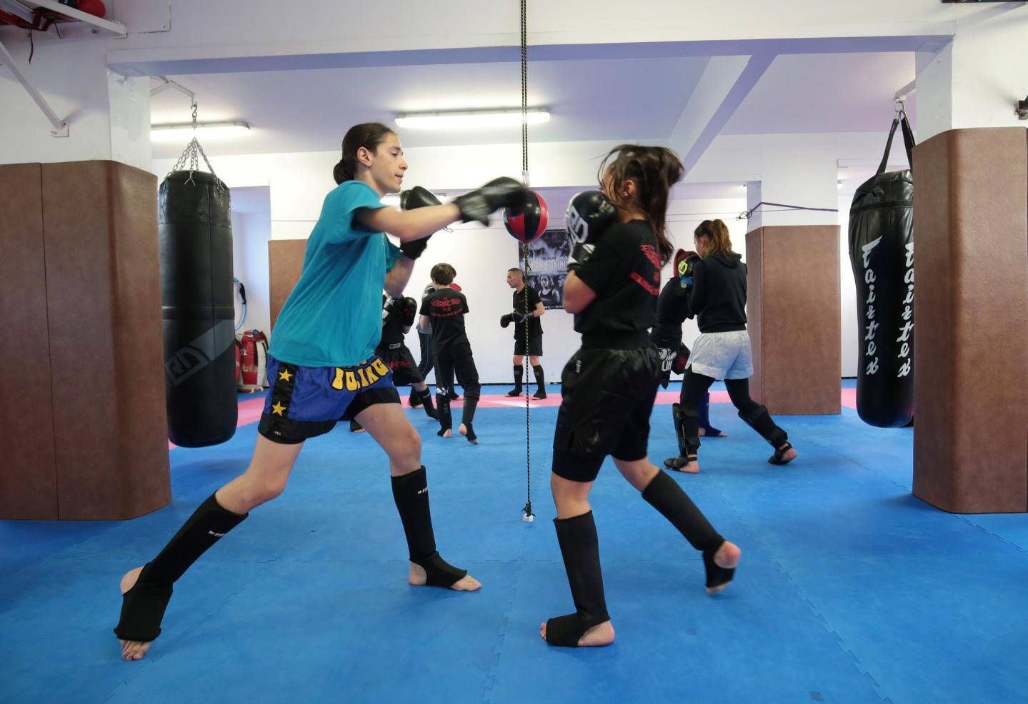 VIDEO. Comment ce petit club de quartier forme les champions de kick ...