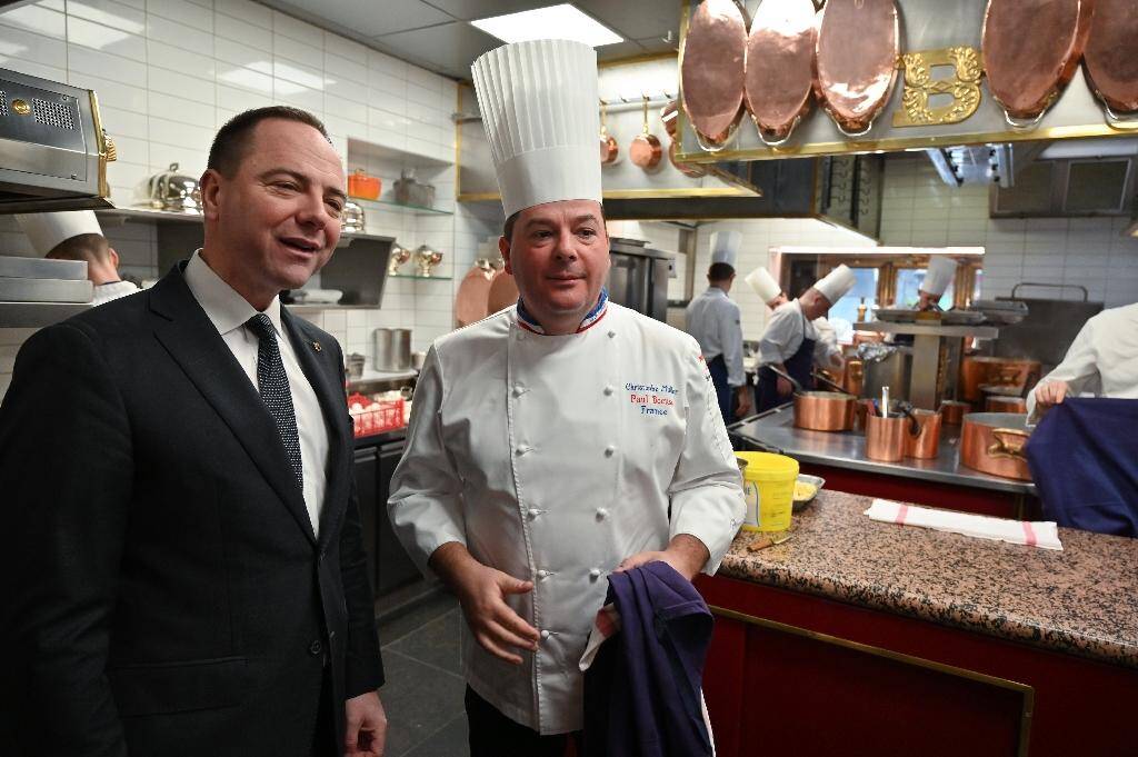 Une semaine après avoir perdu sa troisième étoile Michelin, le ...