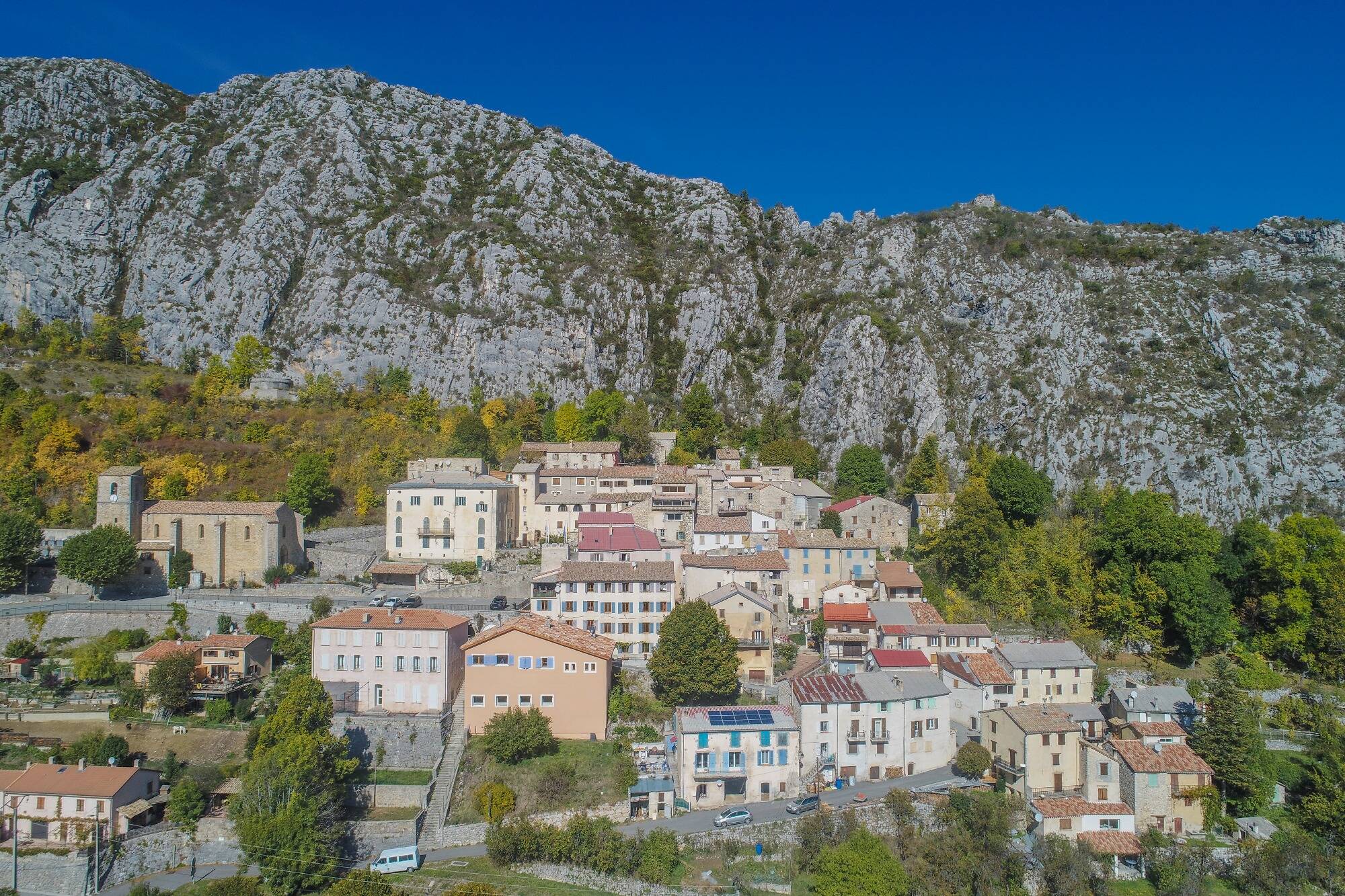 Arrière-Pays de Grasse: la RD5 (Saint-Auban) reste fermée, la RD105 ...