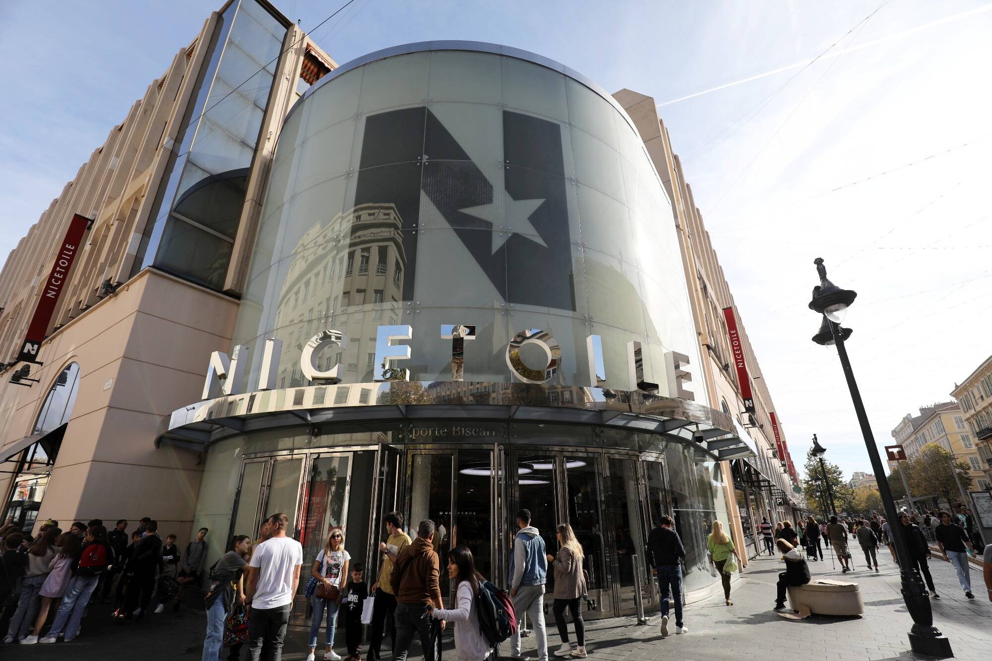 Deux personnes blessées, dont au moins une au couteau, derrière Nice ...