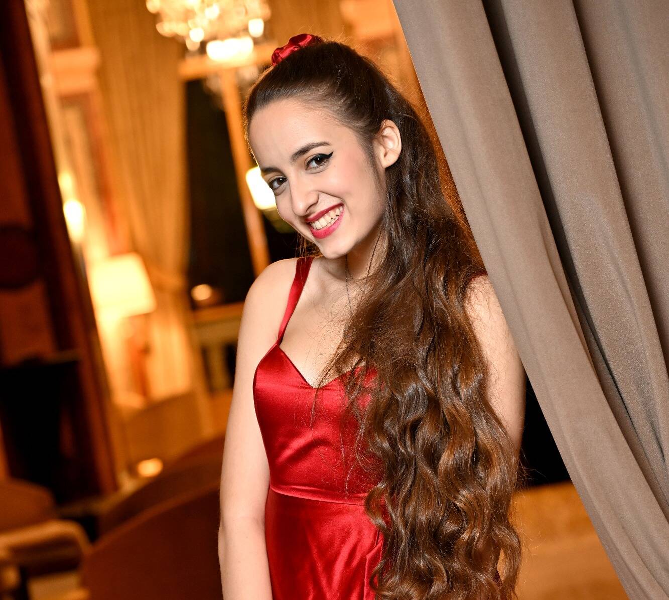 Virtuose à 17 ans, la Monégasque Stella Almondo sera en récital sur C8 ce dimanche soir - Var-Matin