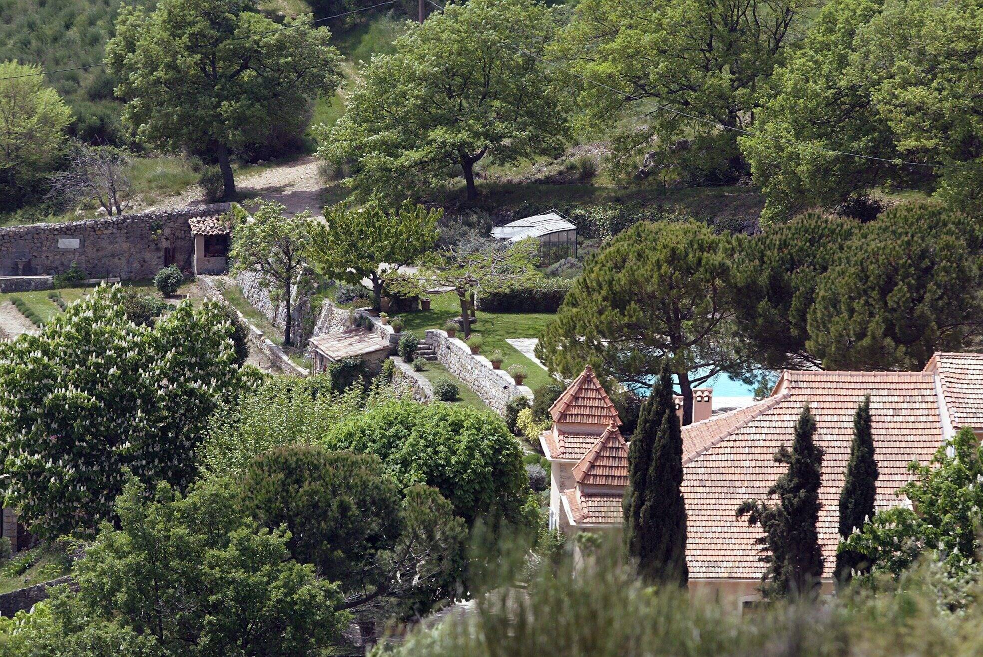 La piscine de Luc Besson, la pool house des Beckham... ces 6 affaires ...