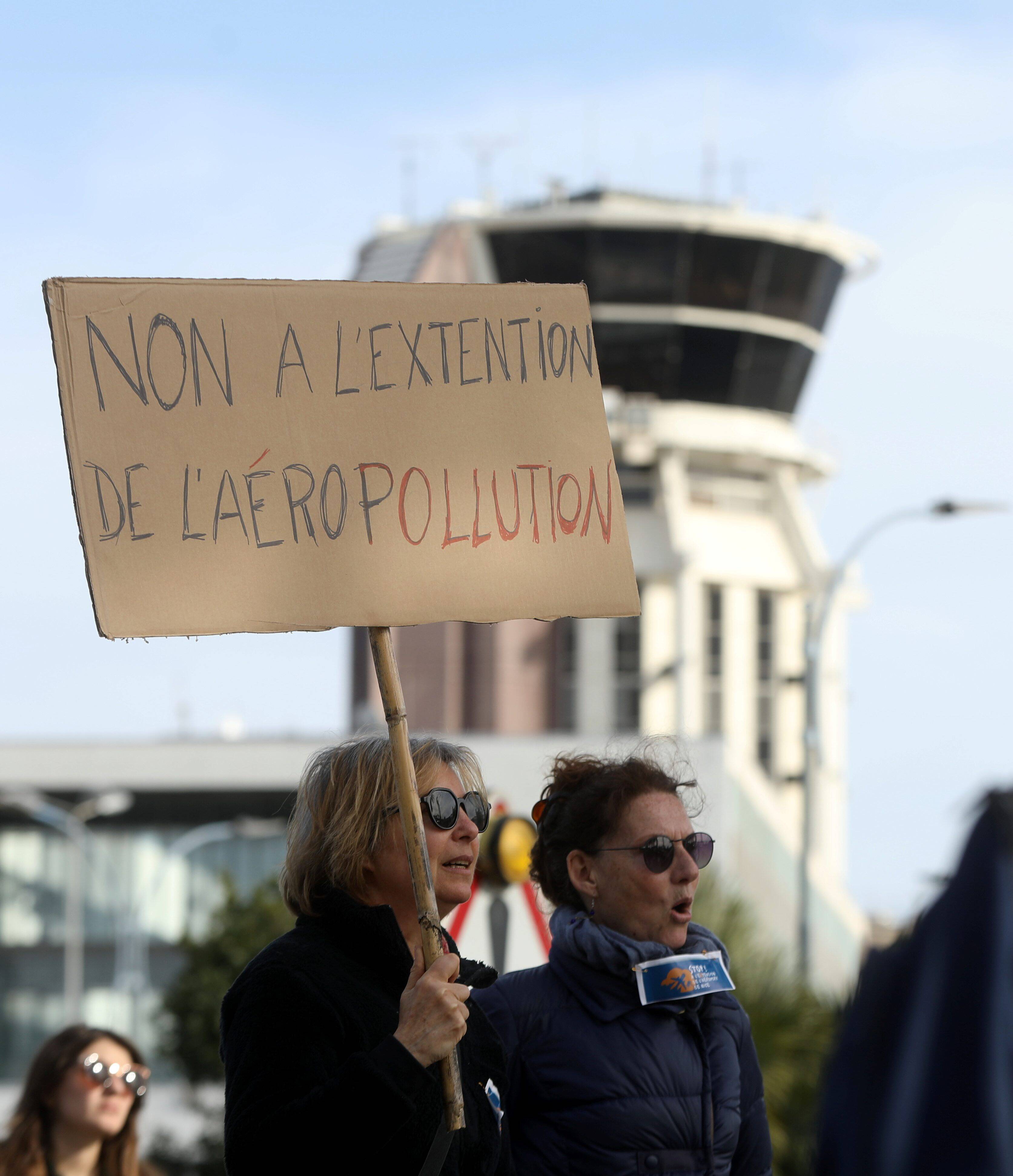 "Une incompréhension": l'aéroport de Nice répond aux centaines de ...