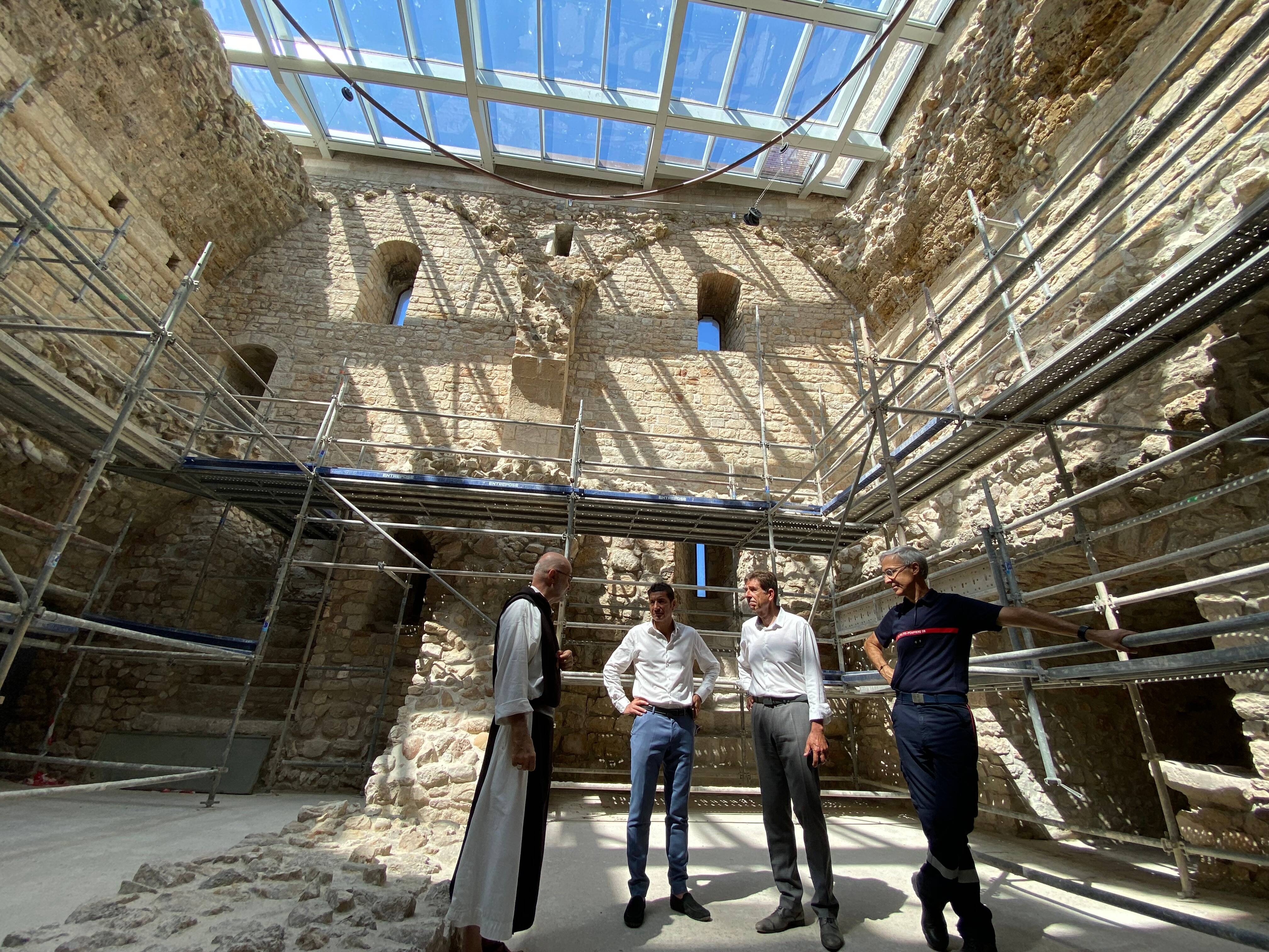 On vous emmène au coeur du chantier de la tour de Saint-Honorat - Var-Matin