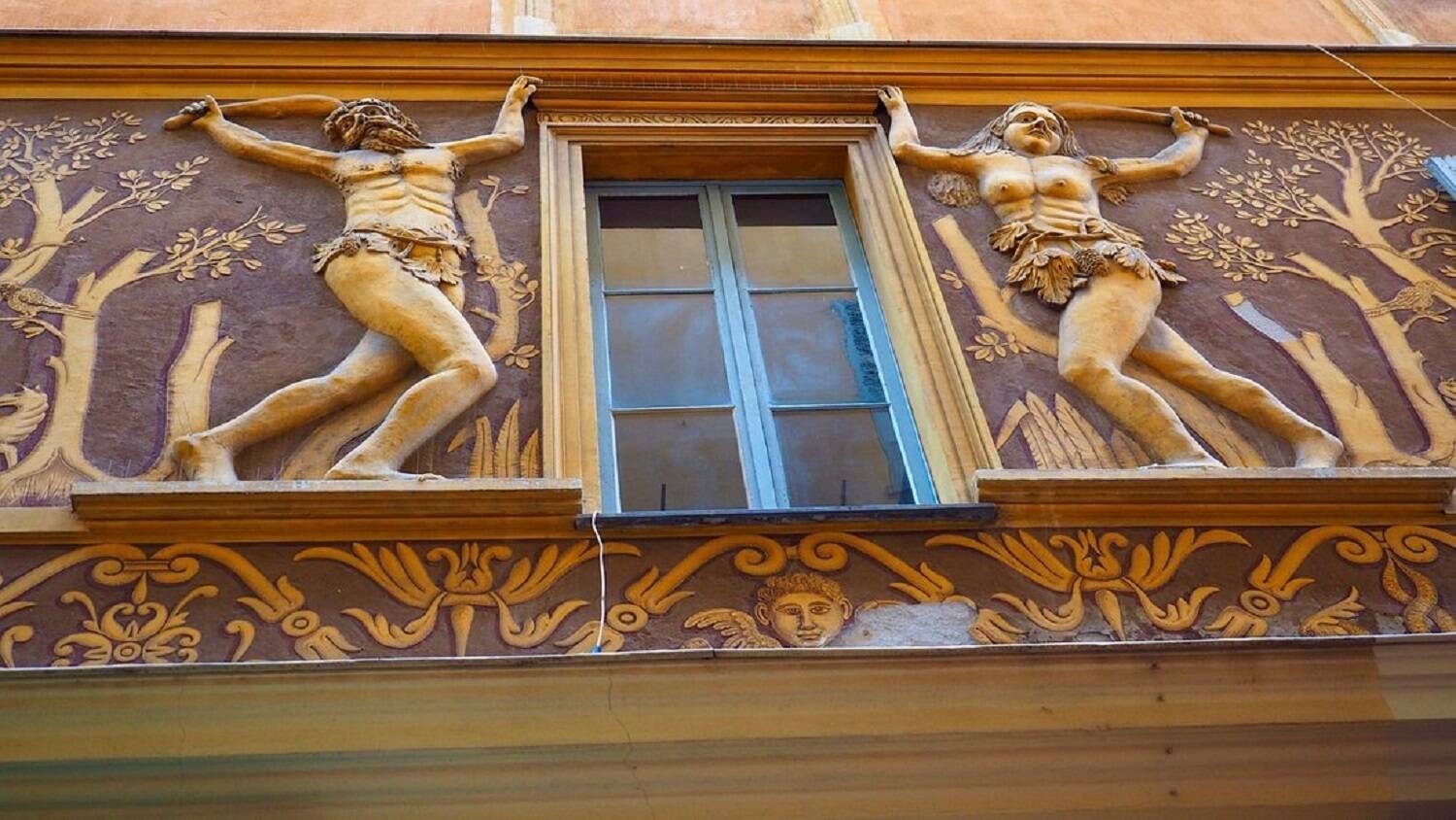 Les drôles de légendes qui se cachent derrière la maison d’Adam et Eve ...