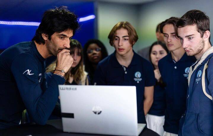 Des lycéens découvrent le Centre d'Excellence du Circuit Paul Ricard du ...