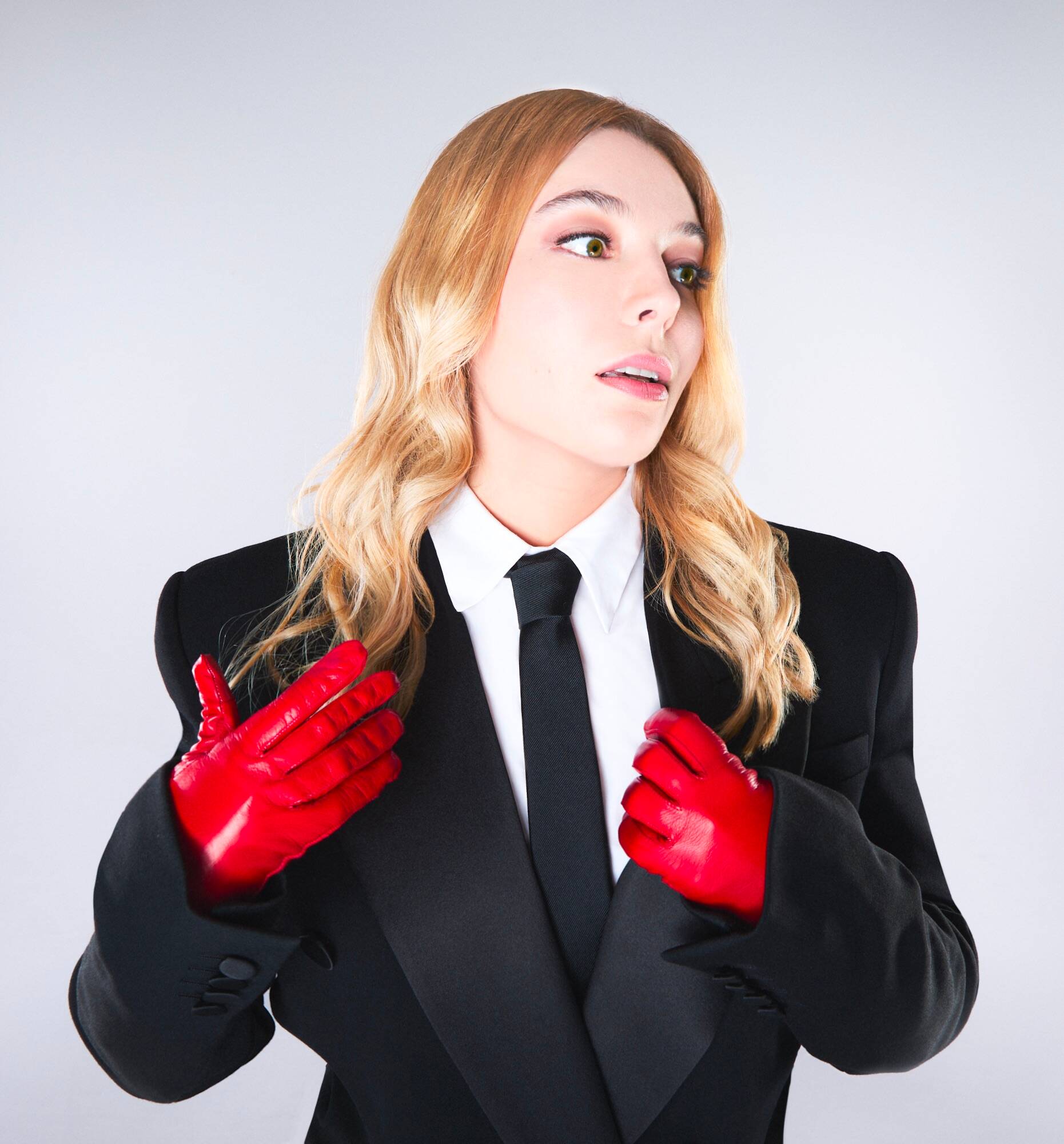 On a écouté le premier album solo de Santa, avant son concert au Mas ...