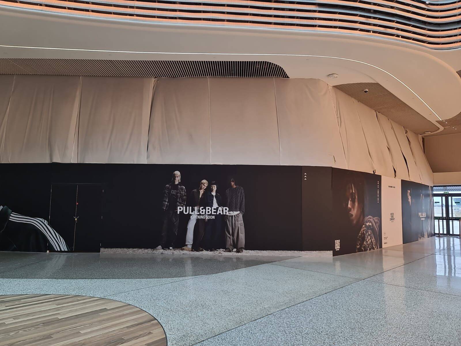 Cette enseigne de prêt-à-porter plébiscitée par la gen Z arrive à Cap ...