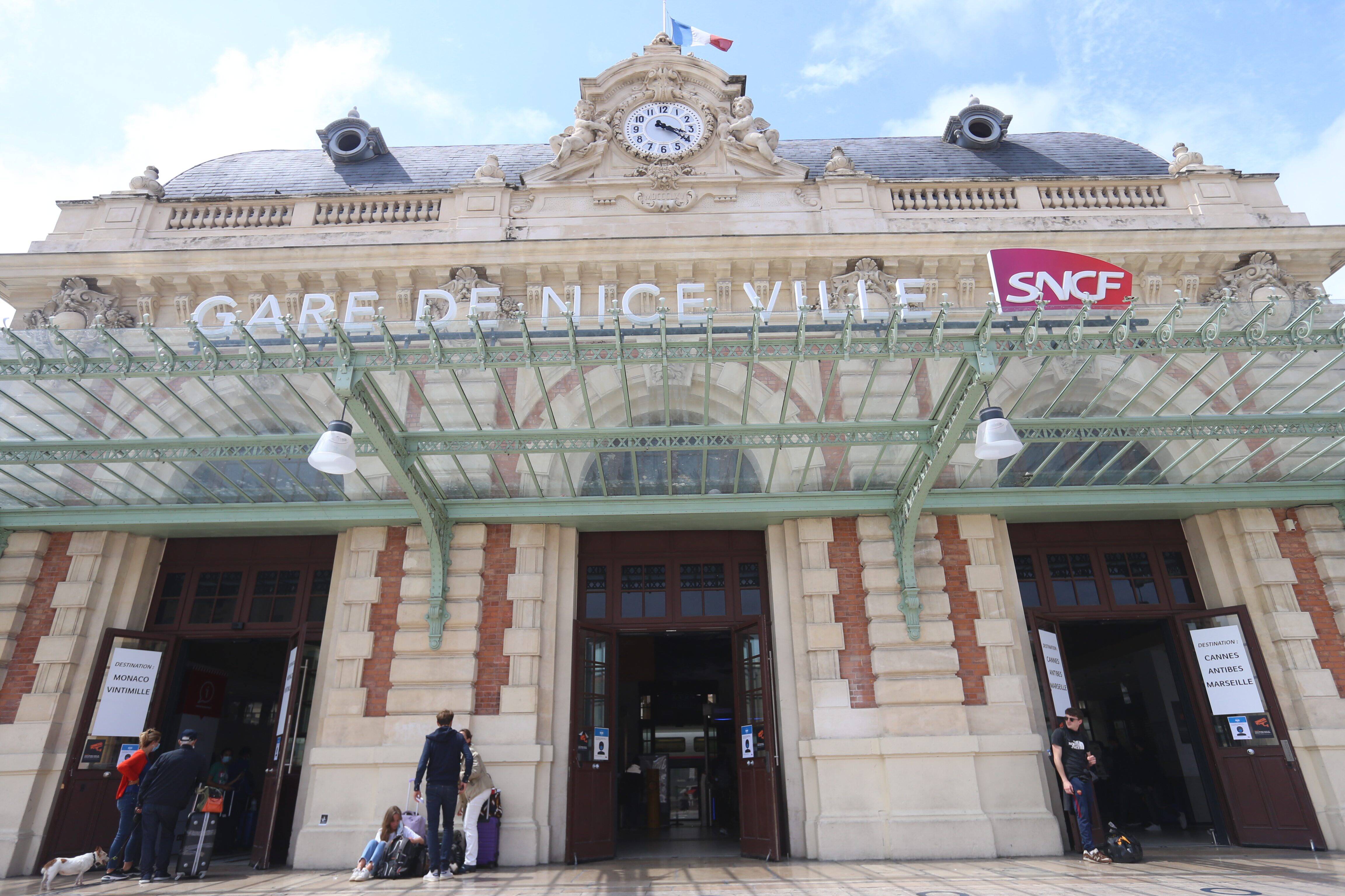 Pourquoi entend-on des klaxons, le soir, en gare de Nice? - Nice-Matin