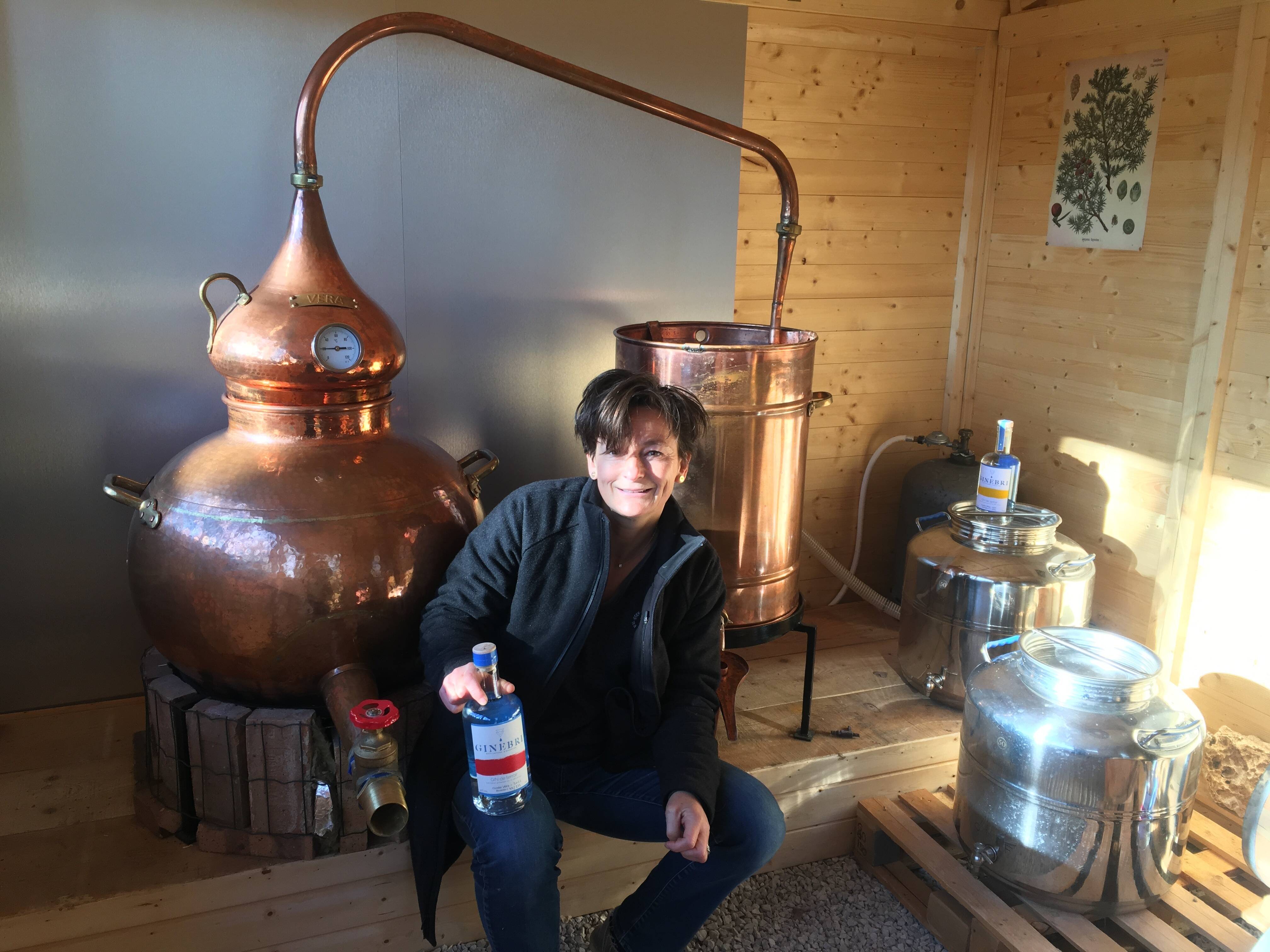 Suzannah Doyle distille du gin du Rouret - Nice-Matin